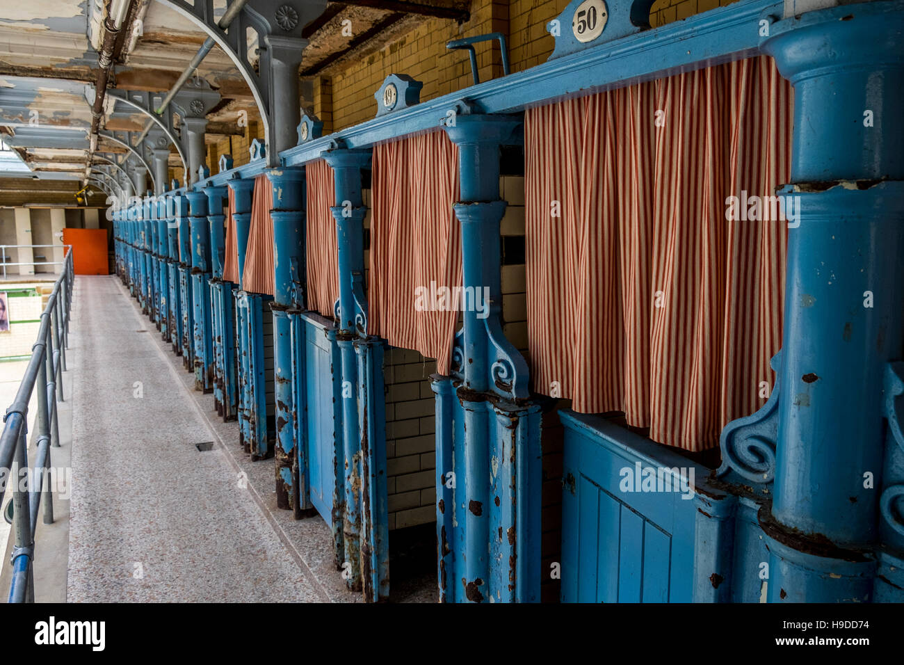 Spa changing room hi-res stock photography and images - Alamy