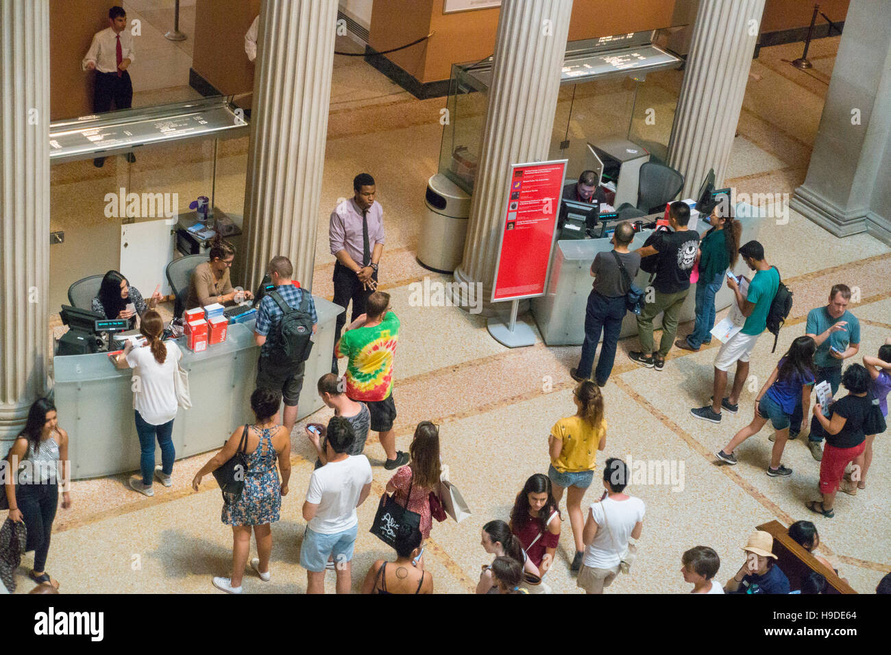 Entrance lobby metropolitan museum art hi-res stock photography and ...