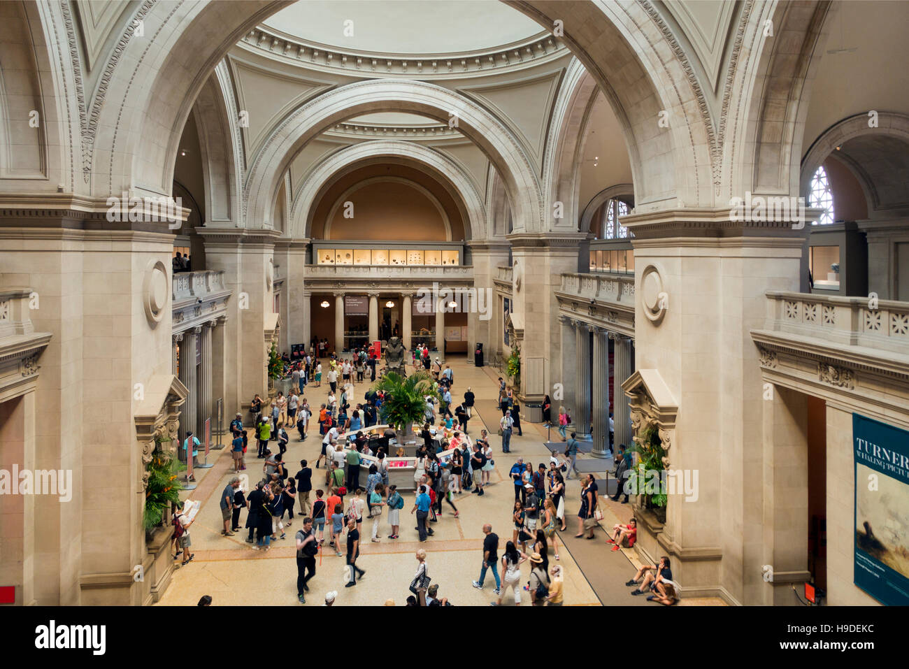 Entrance lobby metropolitan museum art hi-res stock photography and ...