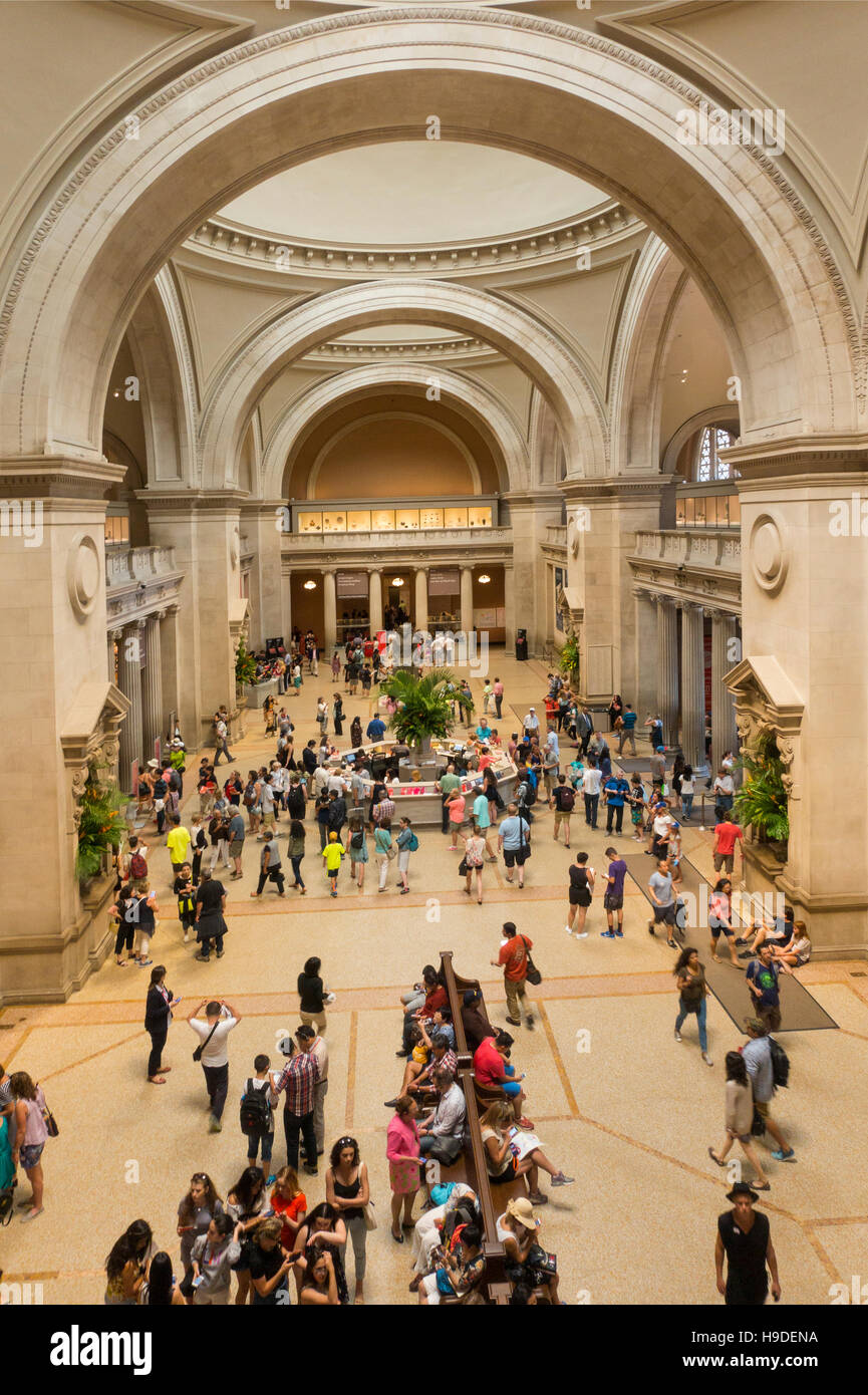 Entrance lobby metropolitan museum art hi-res stock photography and ...
