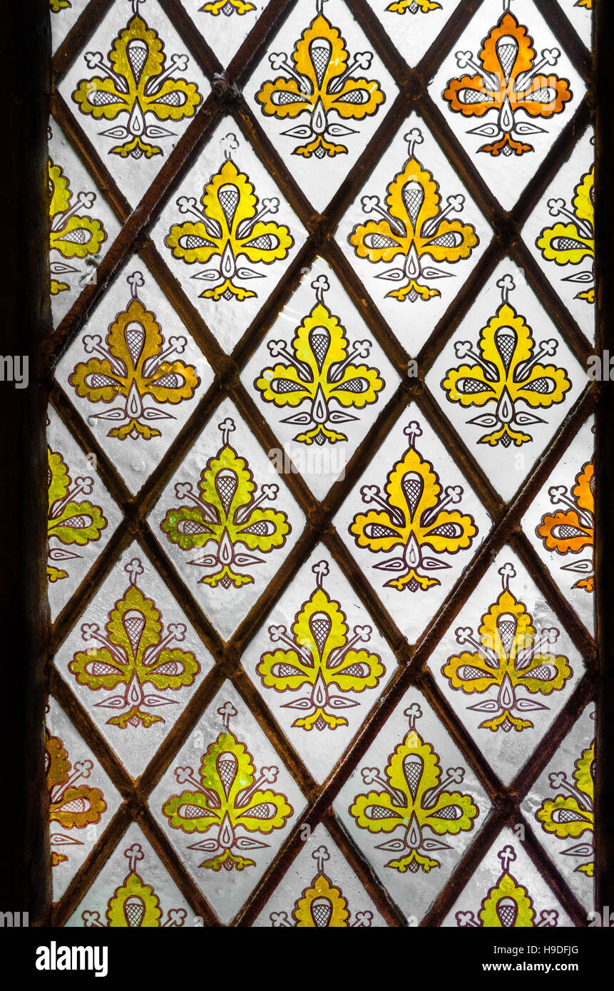Trefoil Window High Resolution Stock Photography and Images - Alamy