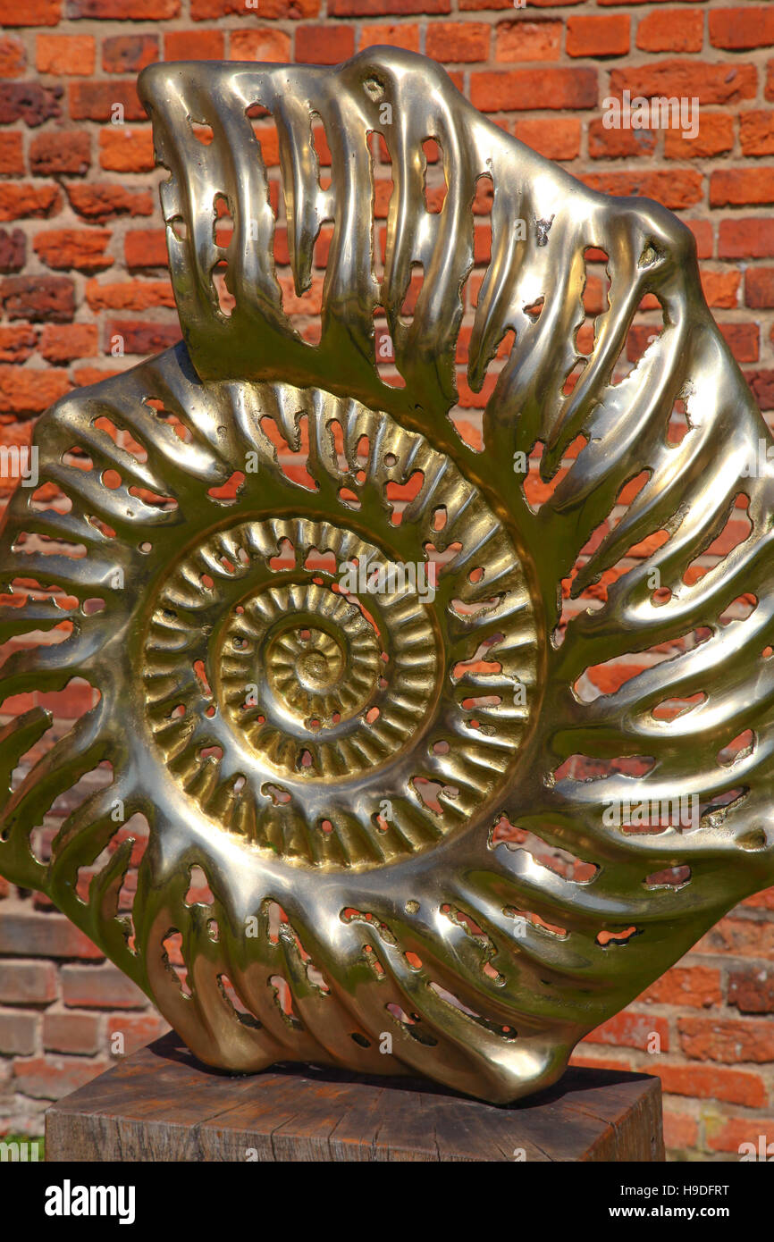 Shell sculpture sculptures statues statue hi-res stock photography and ...