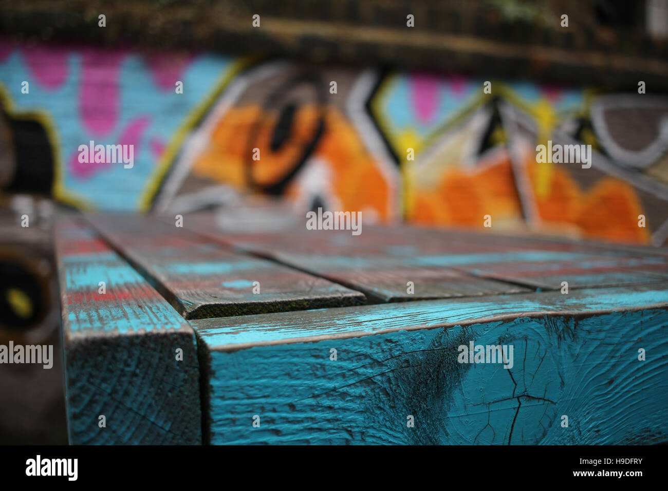 Graffiti bench hi-res stock photography and images - Alamy