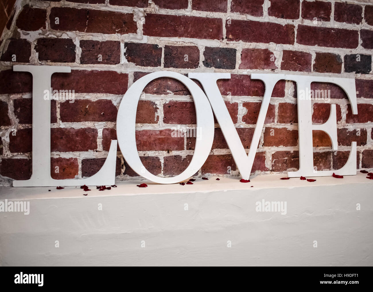 Red sign white letters hi-res stock photography and images - Alamy