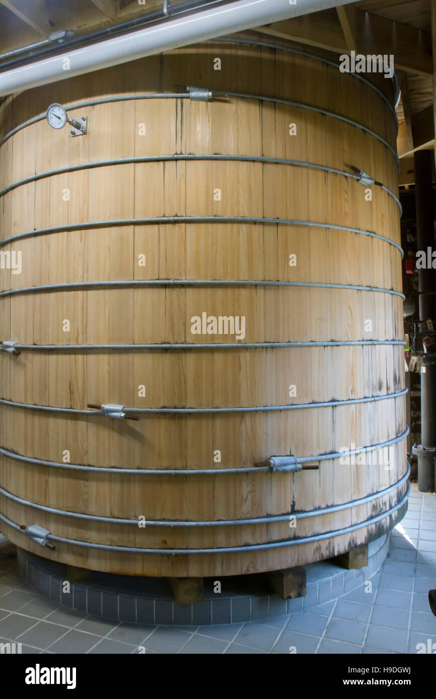 Fermentation tank wood hi-res stock photography and images - Alamy
