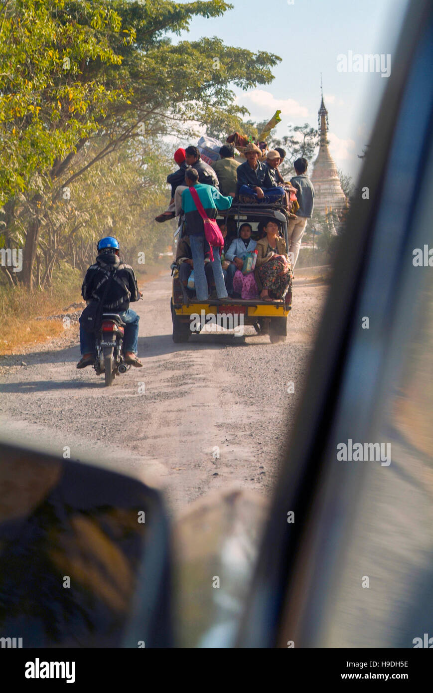 Unmade up road hi-res stock photography and images - Alamy