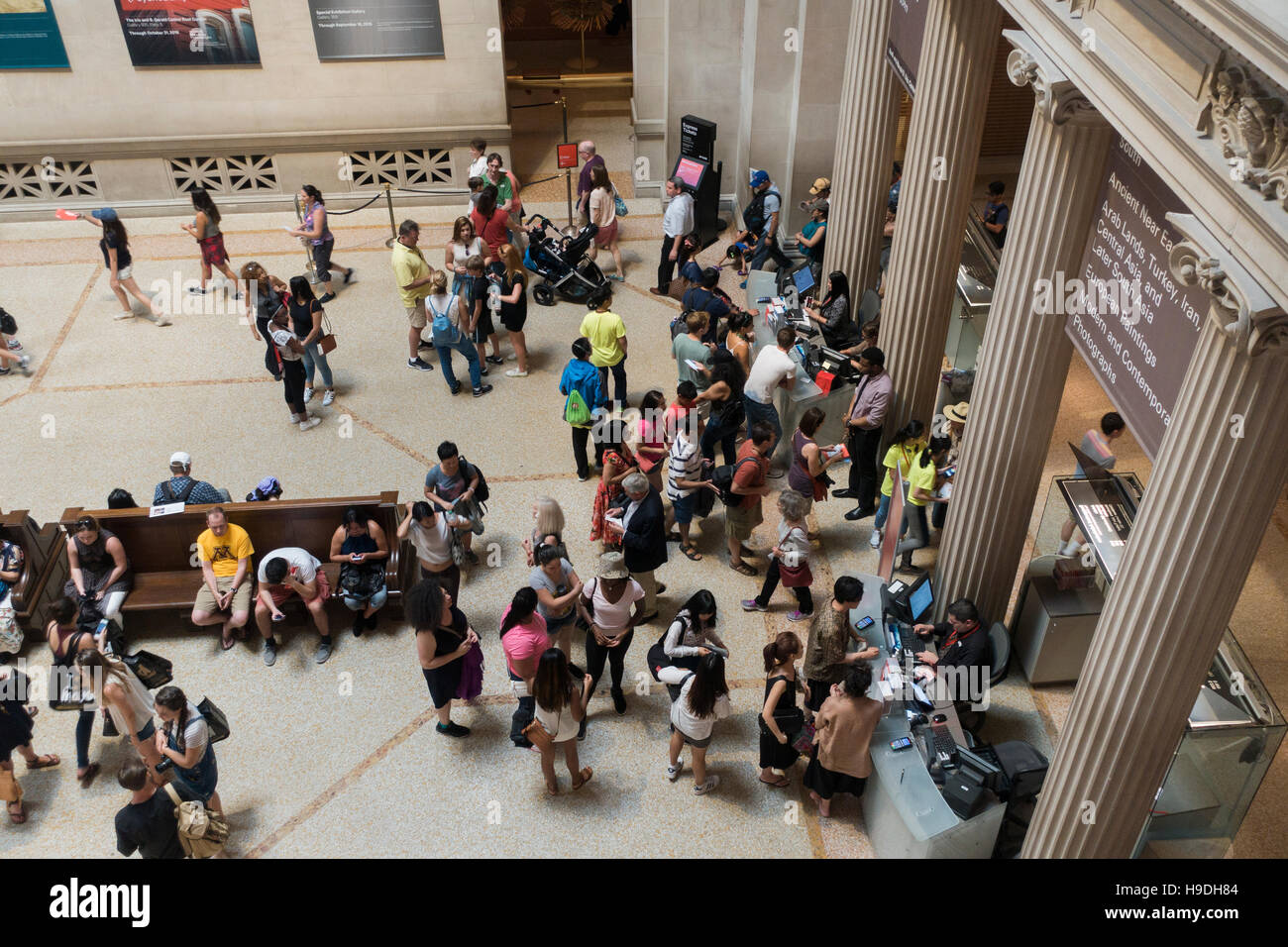Entrance lobby metropolitan museum art hi-res stock photography and ...