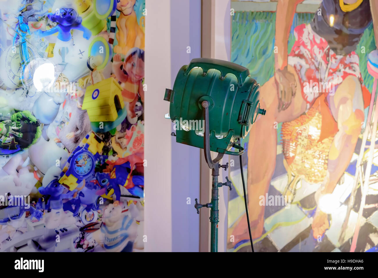 Studio west gallery hi-res stock photography and images - Alamy