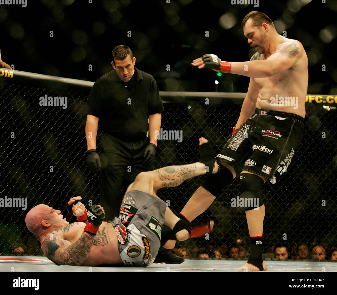 Tim Sylvia, right, fights Jeff Monson during the Ultimate Fighting ...