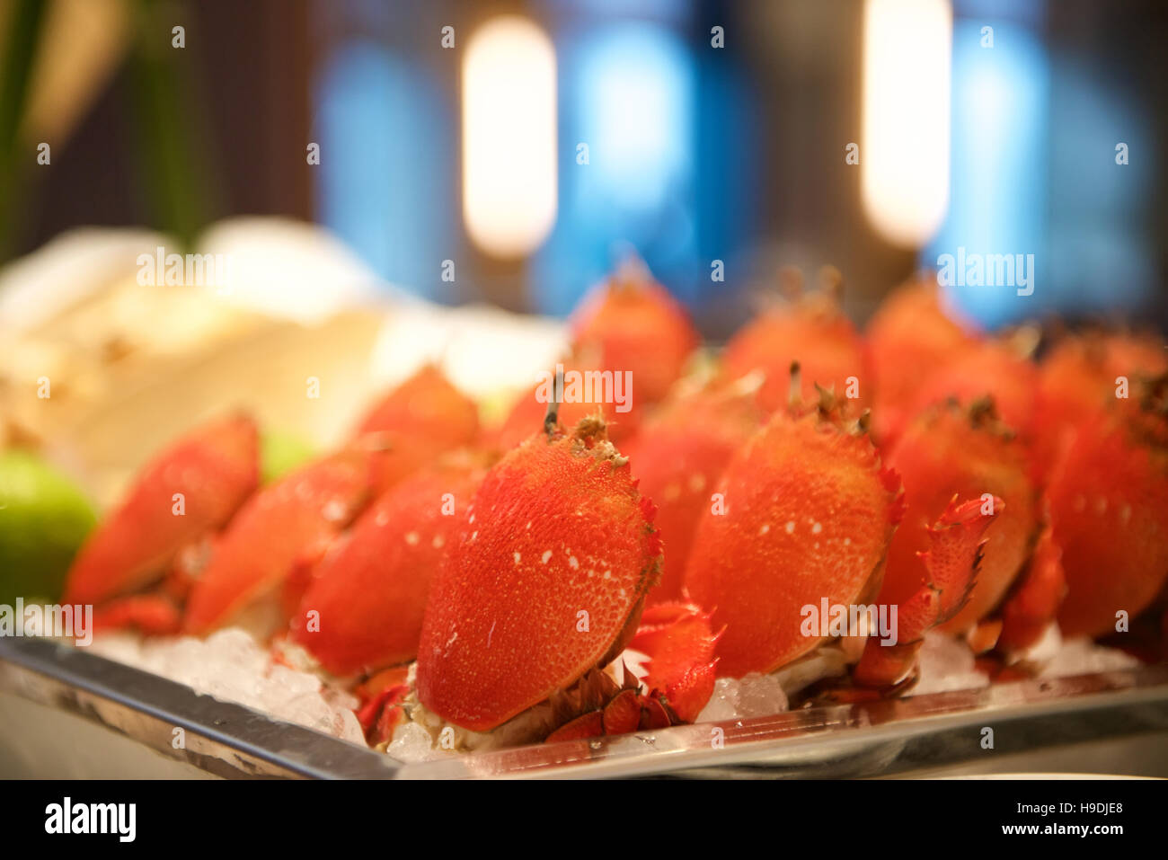 Fresh Seafood crab in buffet restaurant or market Stock Photo - Alamy