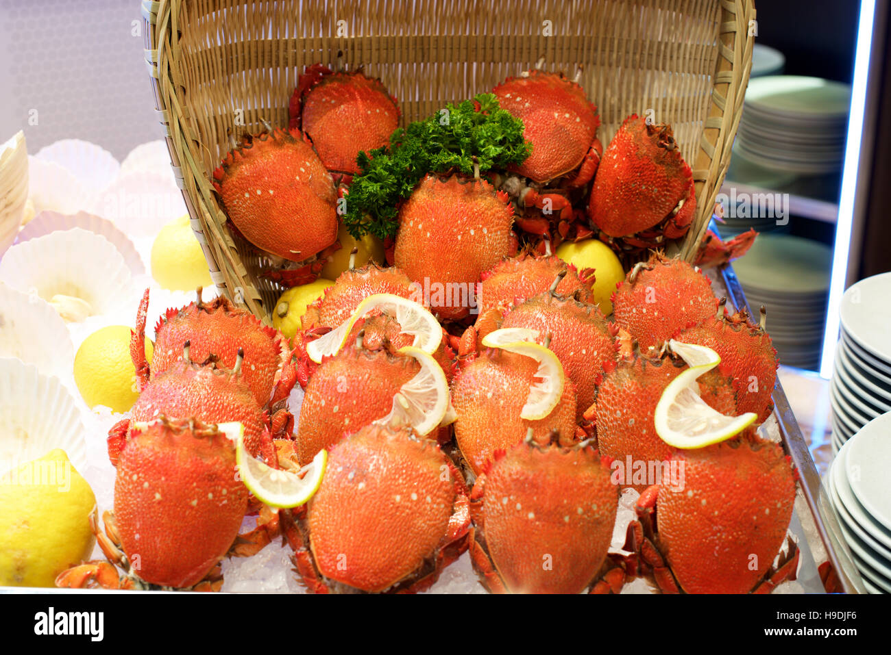 Fresh Seafood crab in buffet restaurant Stock Photo - Alamy
