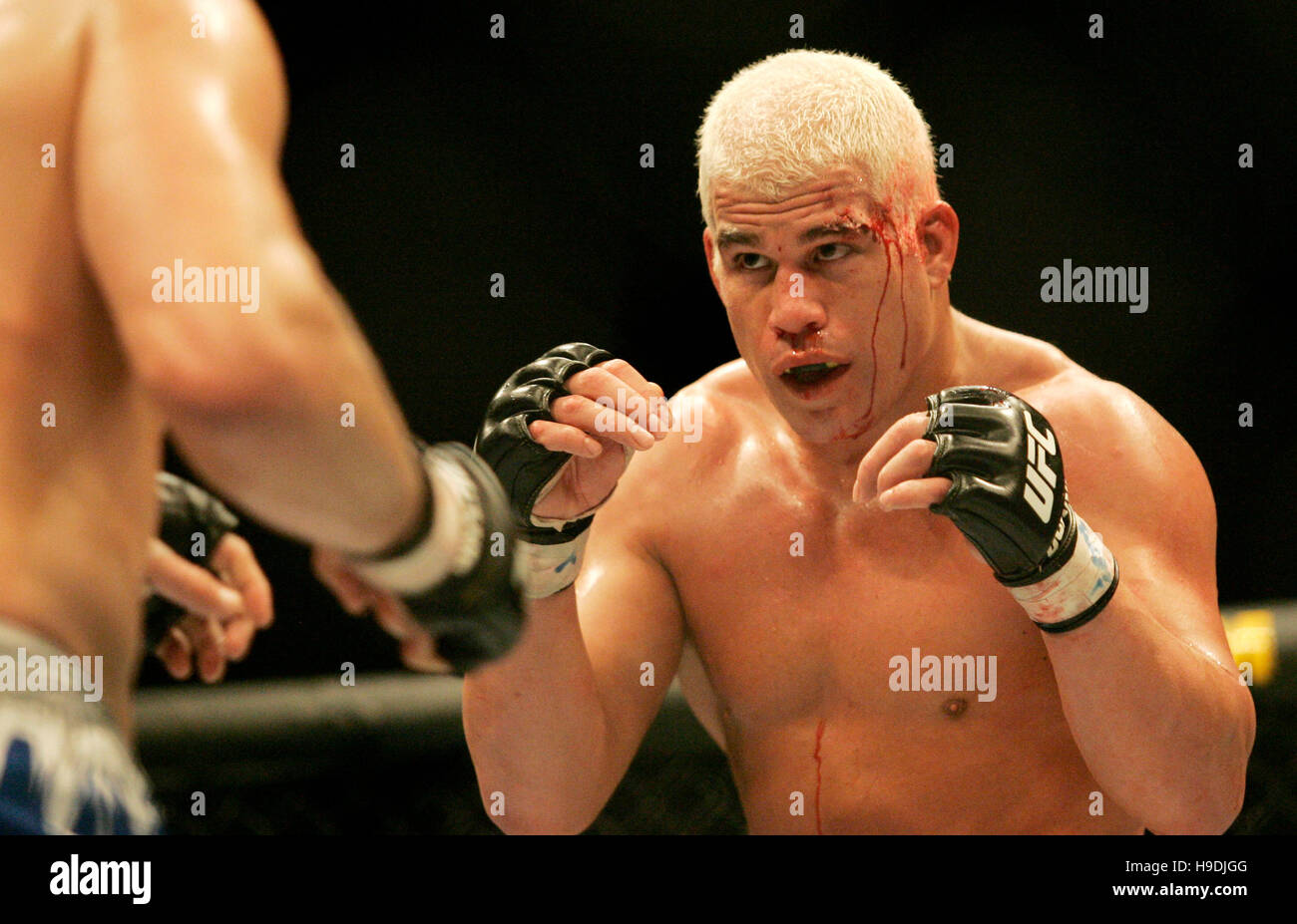 Tito Ortiz, right, fights Chuck Liddell at the Ultimate Fighting ...
