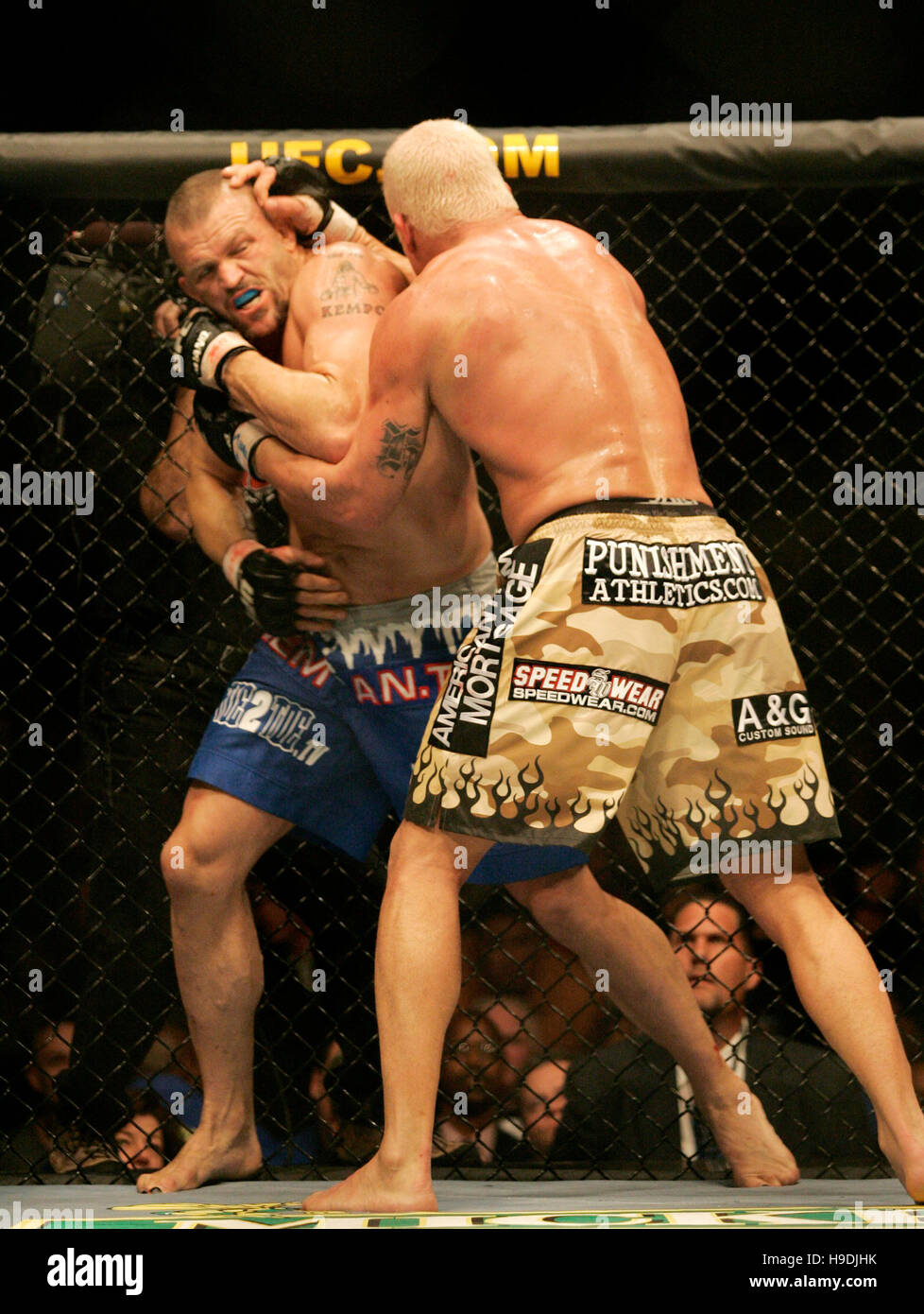 Tito Ortiz, right, fights Chuck Liddell at the Ultimate Fighting ...
