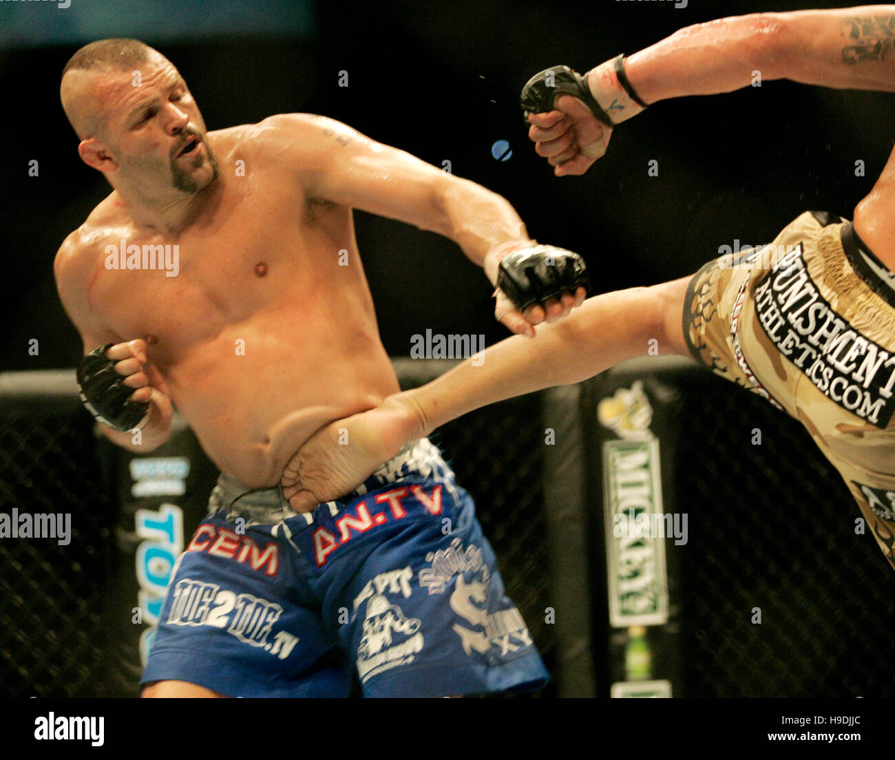 Chuck liddell ortiz hi-res stock photography and images - Alamy