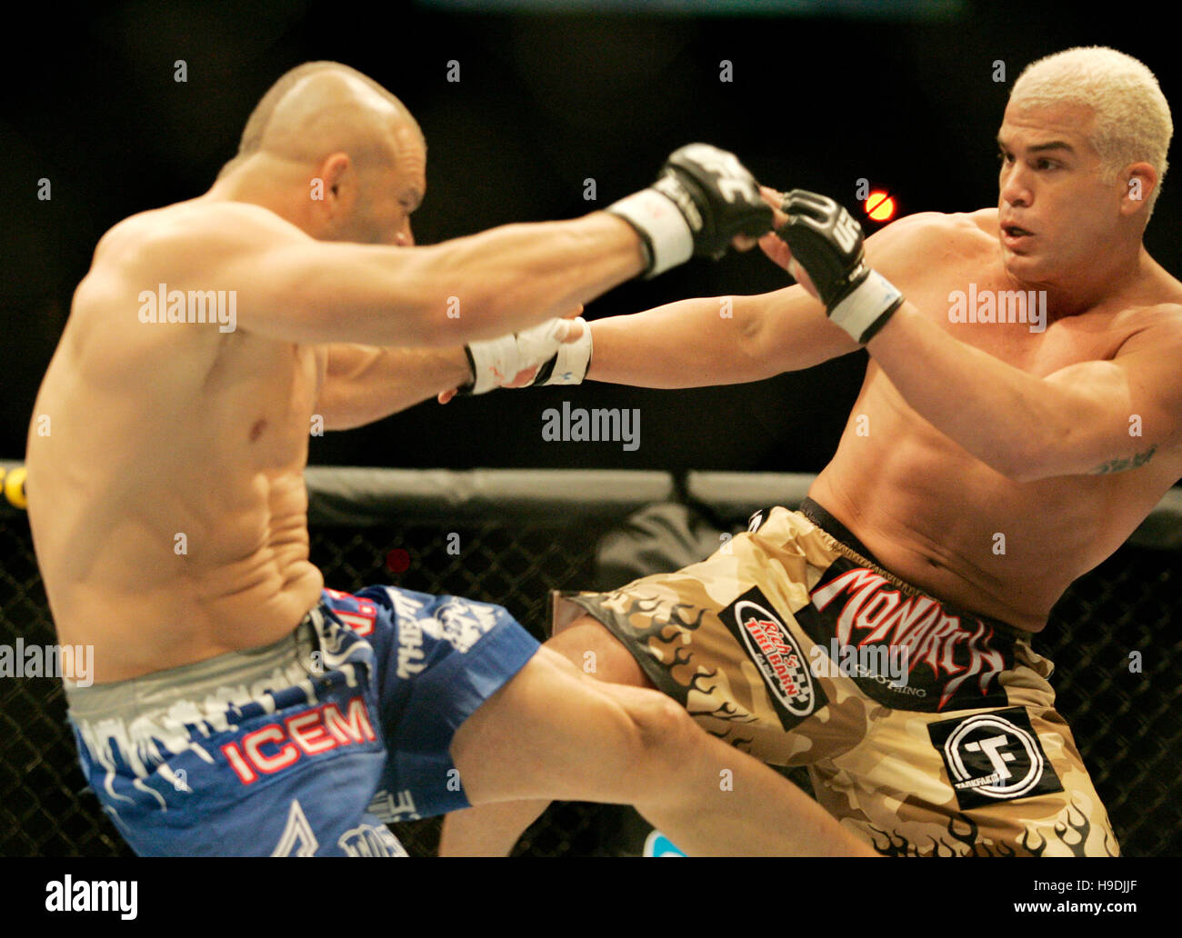 Tito Ortiz, right, fights Chuck Liddell at the Ultimate Fighting ...