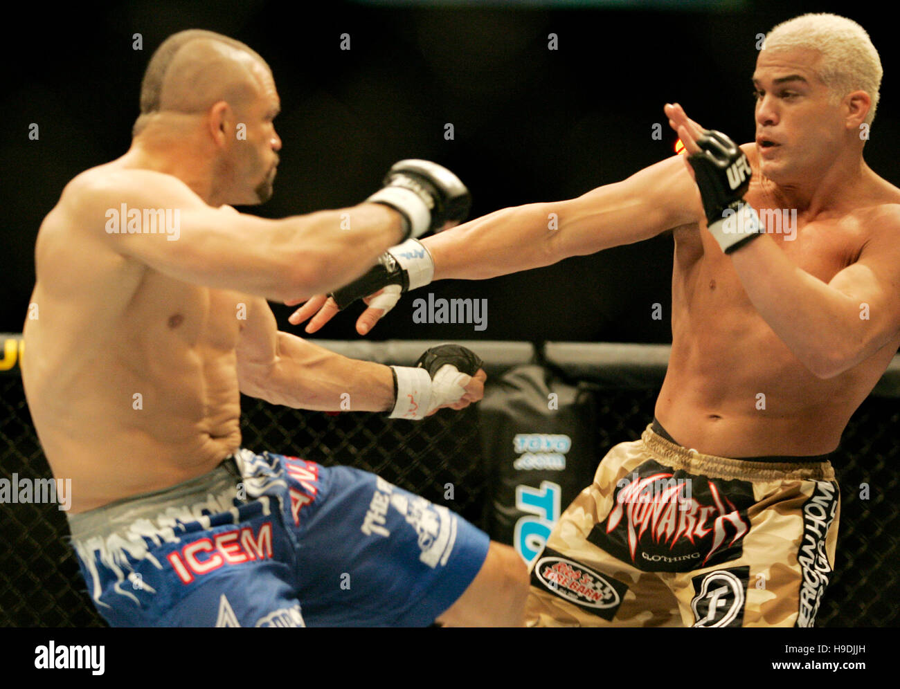 Chuck Liddell Fighting