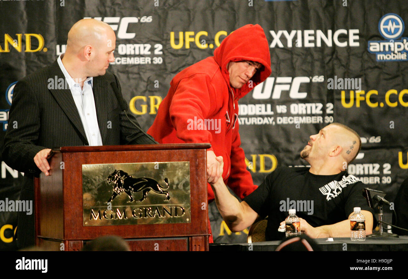 UFC Dana White, left, watches as Tito Ortiz congratulates Chuck Liddell ...