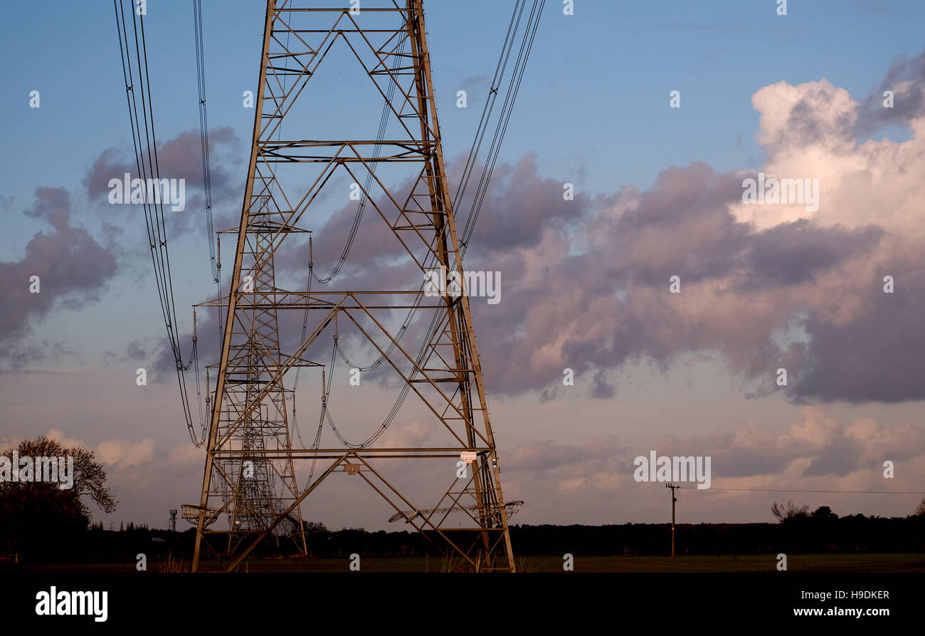 Pylons uk hi-res stock photography and images - Alamy