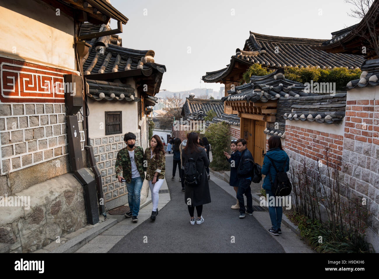 Korean traditional timber framed house hi-res stock photography and ...