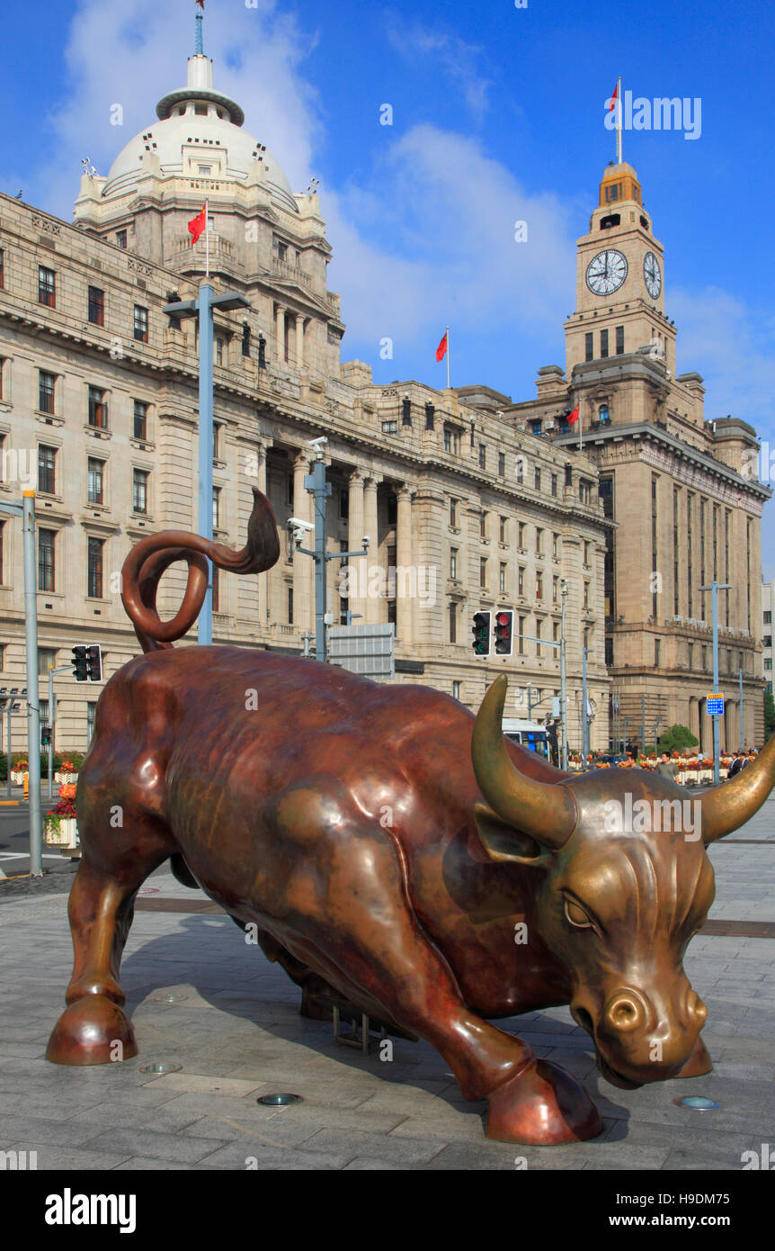 China, Shanghai, The Bund, Bund Bull statue, Arturo Ugo Di Modica ...