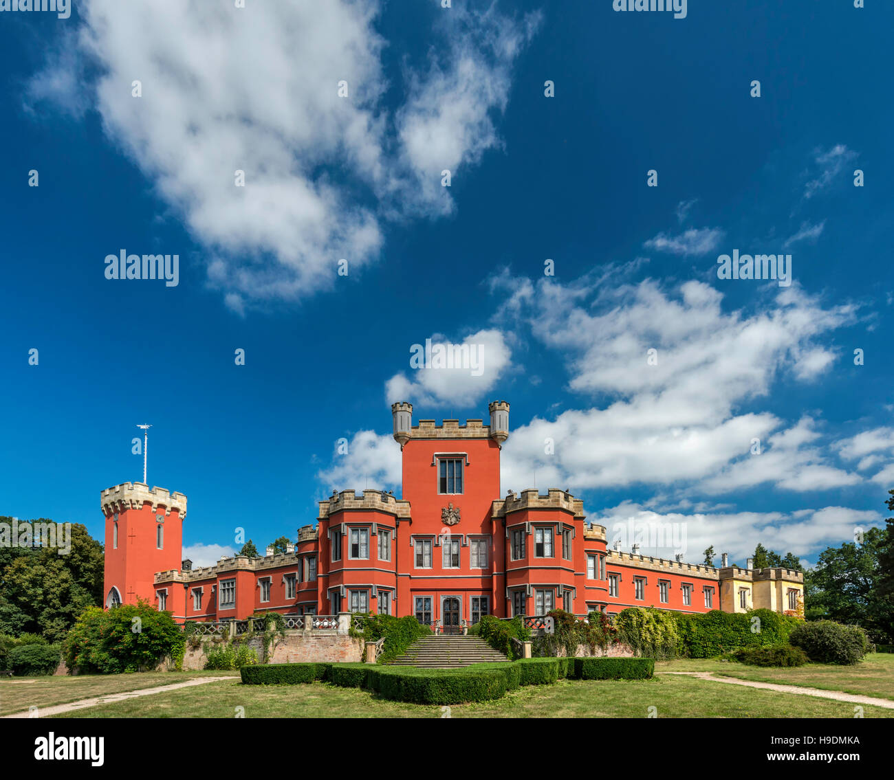 Nechanic hi-res stock photography and images - Alamy