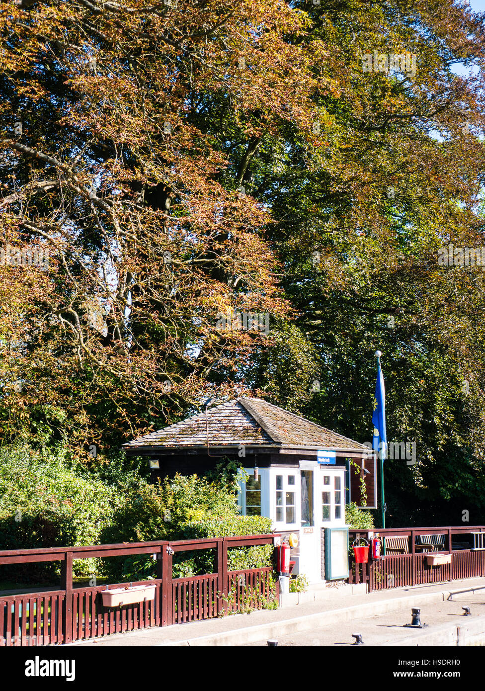 Shiplake lock hi-res stock photography and images - Alamy