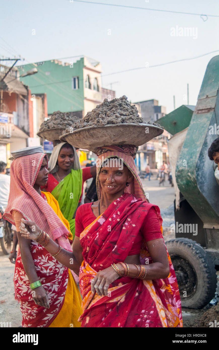 Menial labor india hi-res stock photography and images - Alamy