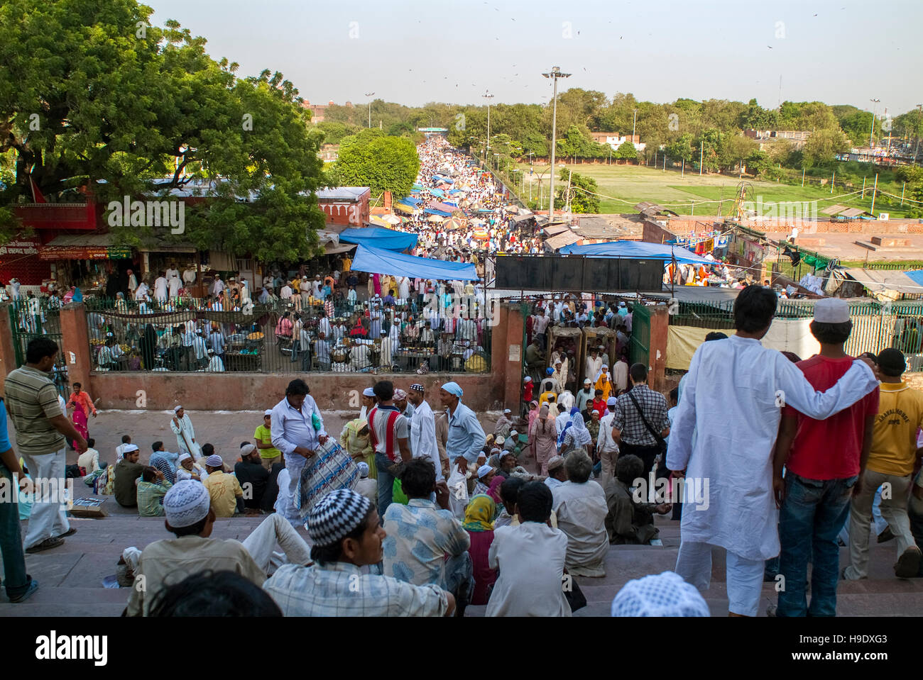 Friday prayer at Delhi's Jama Masjid, a mosque built between 1644 and ...