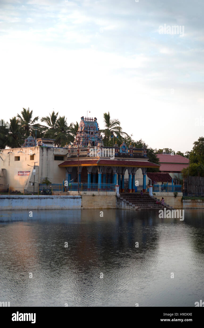 A Hindu temple and water tank in Kanadukathan village in Chettinad ...