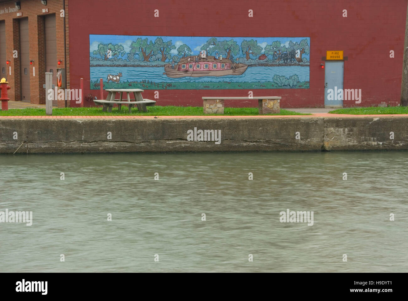 Erie canal heritage trail hi-res stock photography and images - Alamy
