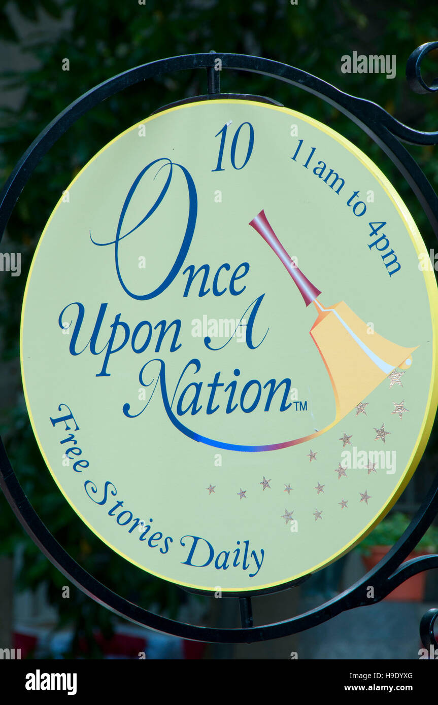 History talk hi-res stock photography and images - Alamy