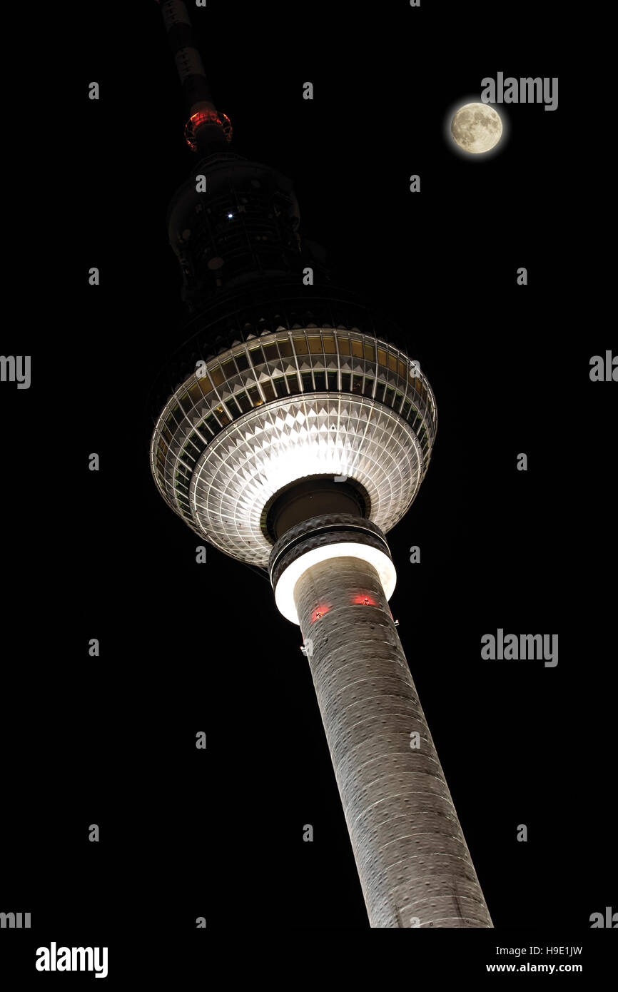 Berliner Fernsehturm, TV Tower, night shot, Berlin Stock Photo - Alamy