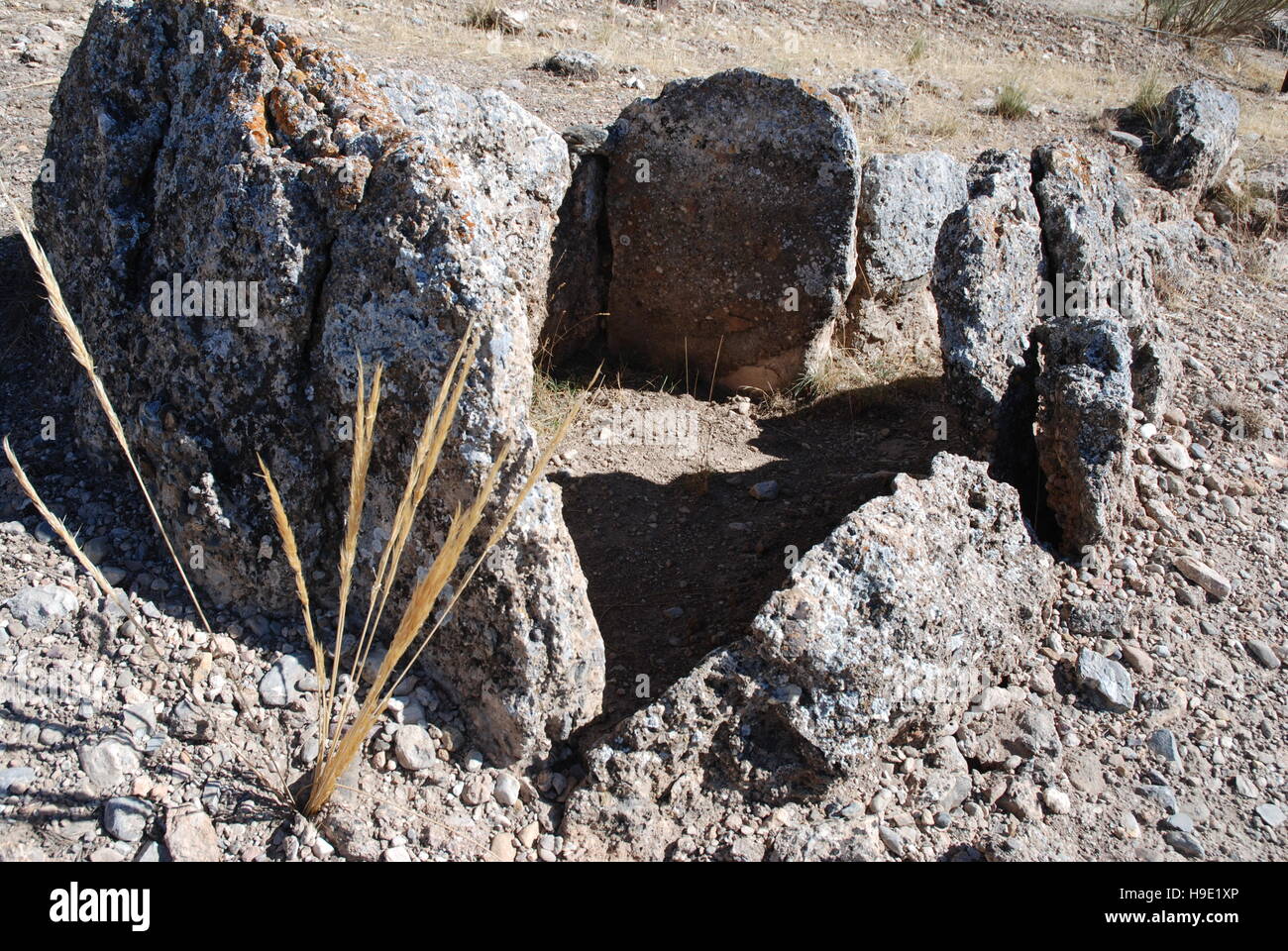 Dolmen tombs hi-res stock photography and images - Alamy