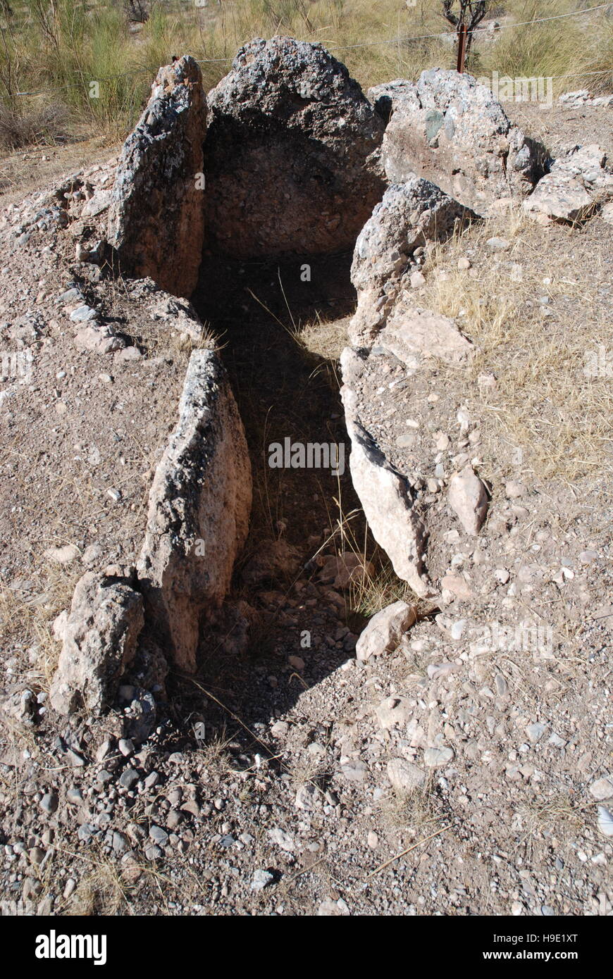 Dolmen tombs hi-res stock photography and images - Alamy