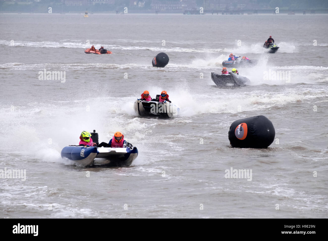 Racing boats hi-res stock photography and images - Alamy