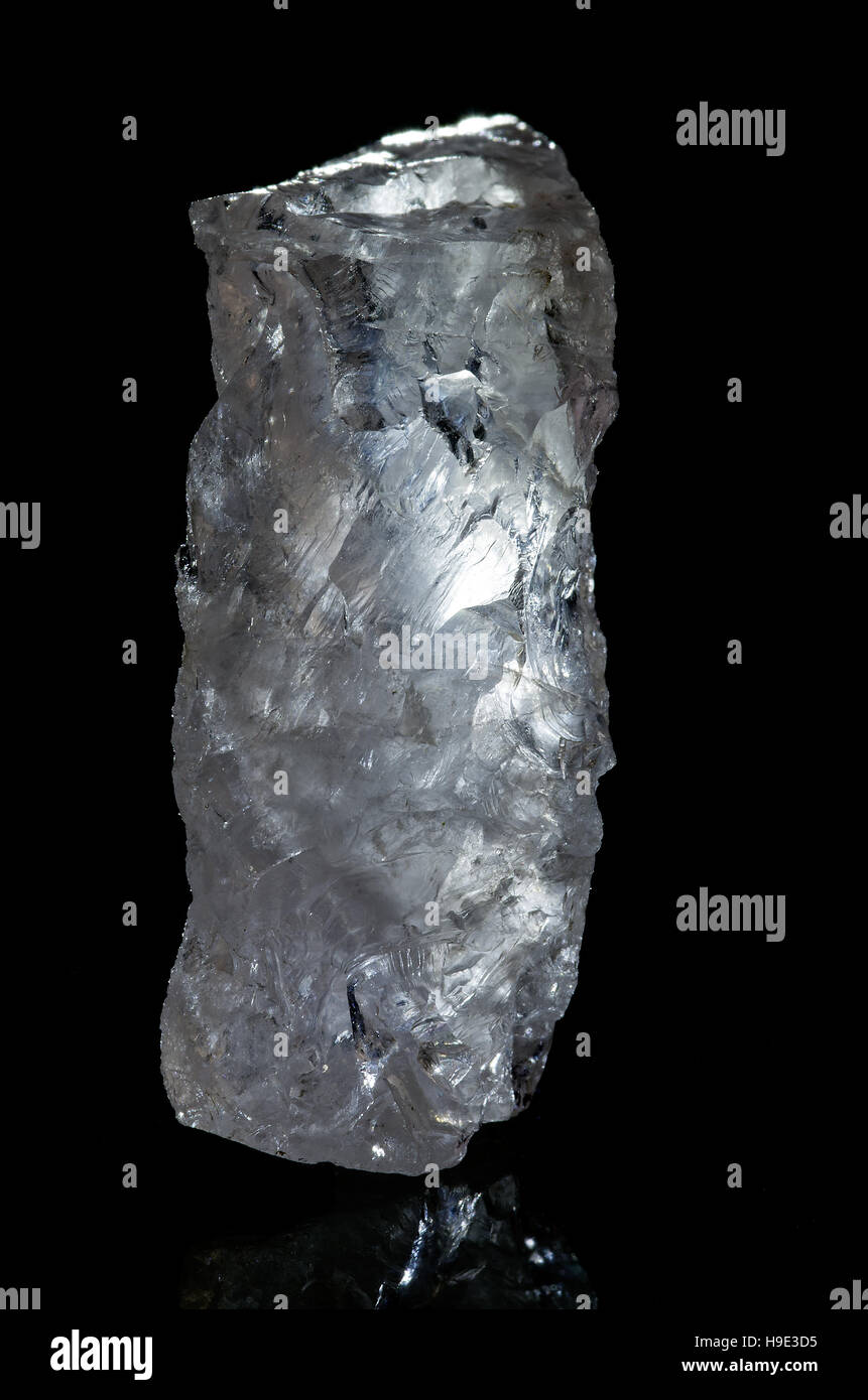 Clear quartz crystal hi-res stock photography and images - Alamy