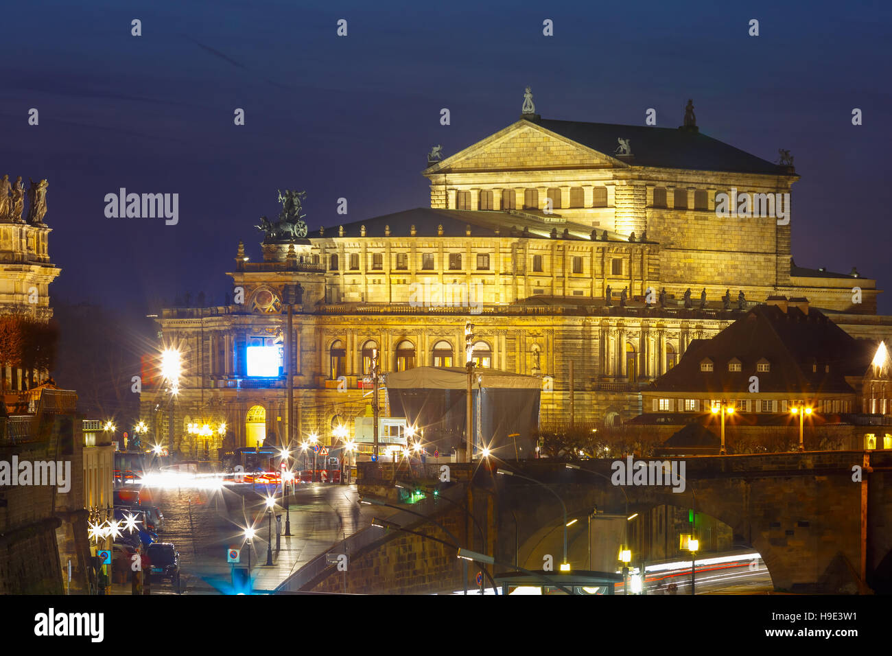 Semperoper hall hi-res stock photography and images - Alamy