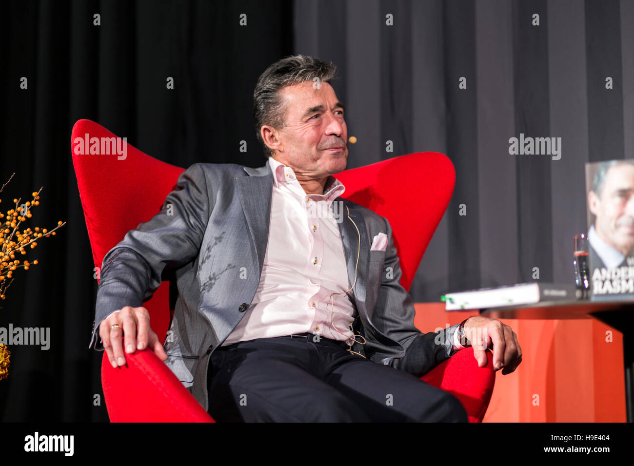 Danish prime minister fogh rasmussen hi-res stock photography and ...