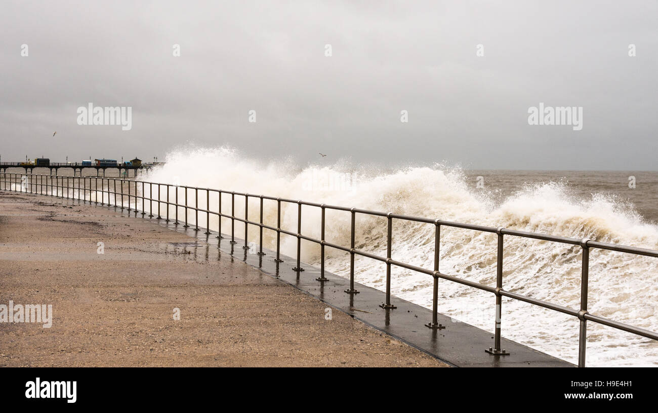 Sea wall hi-res stock photography and images - Alamy