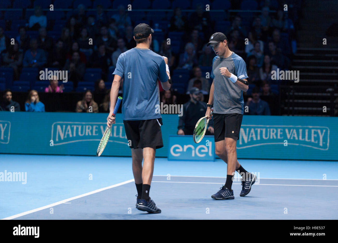 The O2, 19th Nov 2016. Bryan Brothers in action during doubles match vs ...