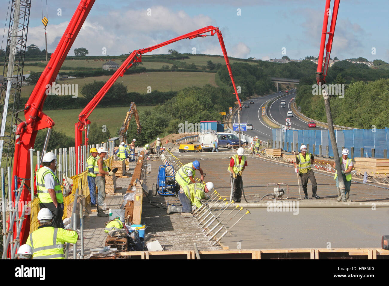 Road Building Construction Workers Uk Stock Photos & Road Building ...