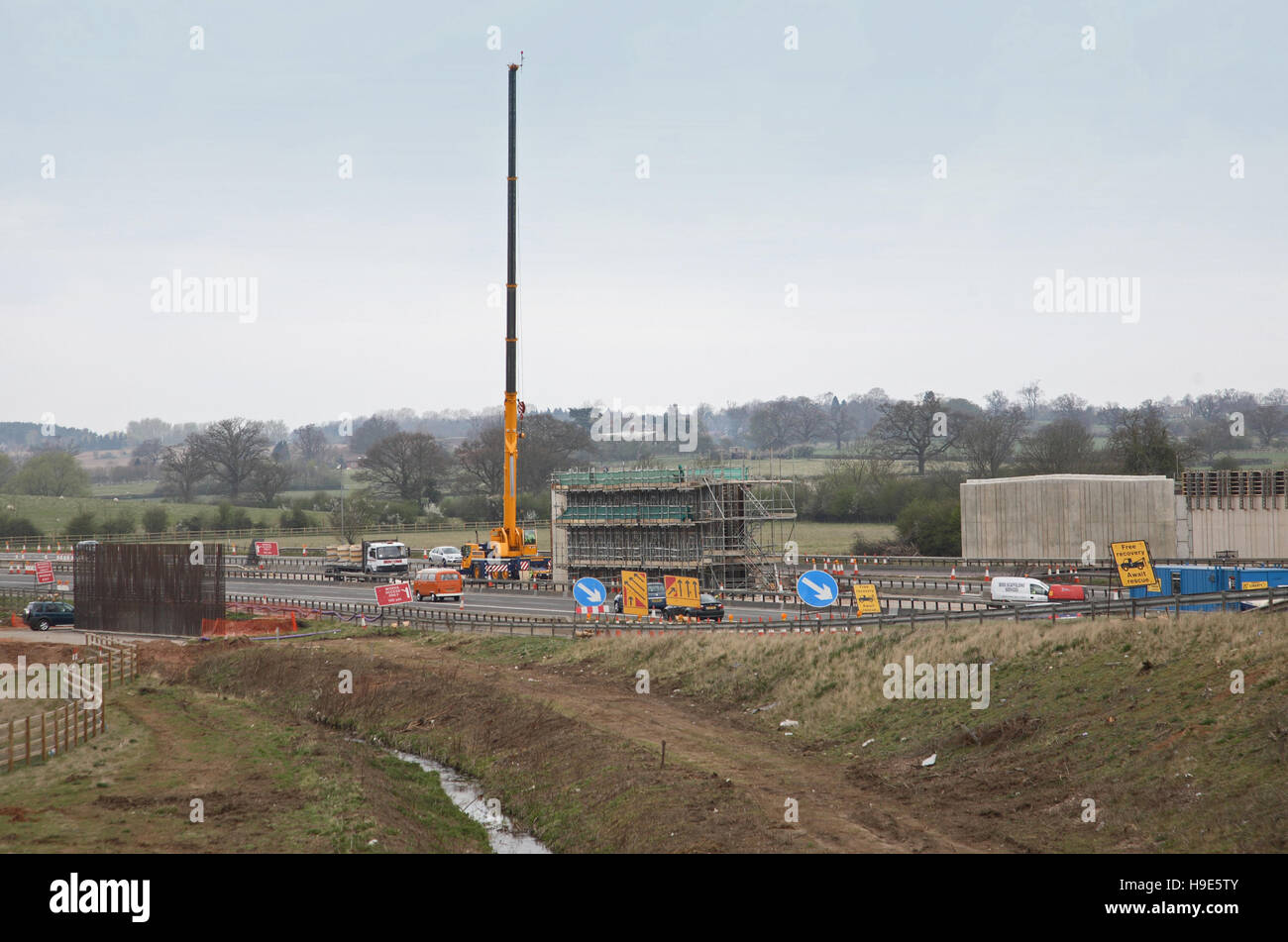 Construction of a new bridge for the A46 to span the M40 motorway ...