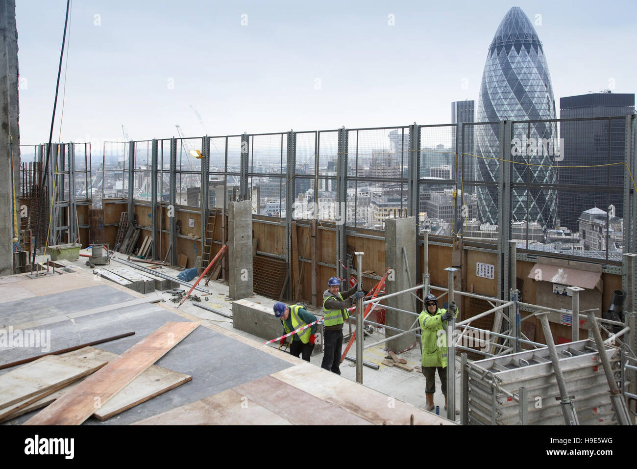 Timber shoring construction hi-res stock photography and images - Alamy