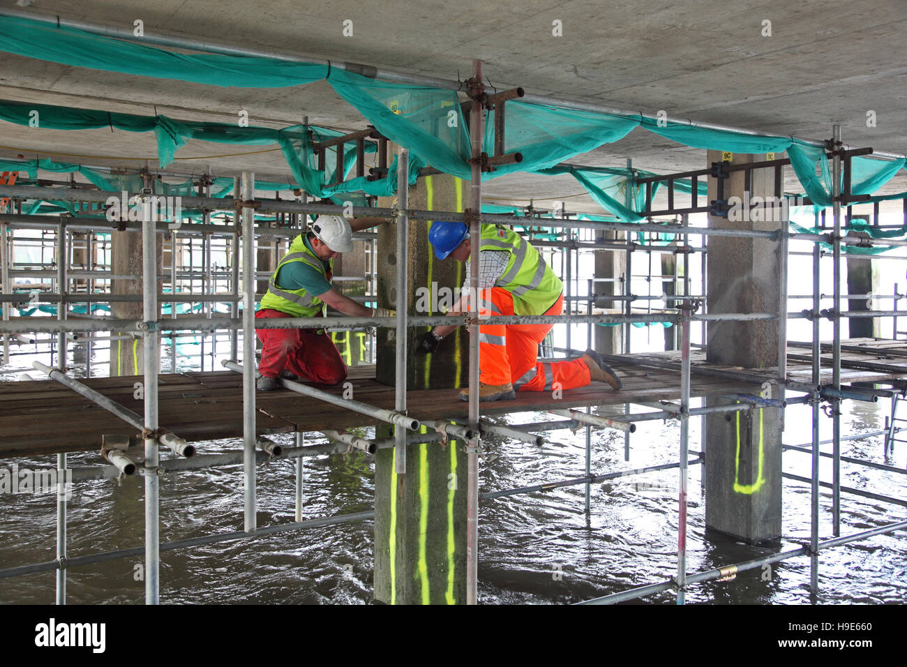 Pier inspection hi-res stock photography and images - Alamy