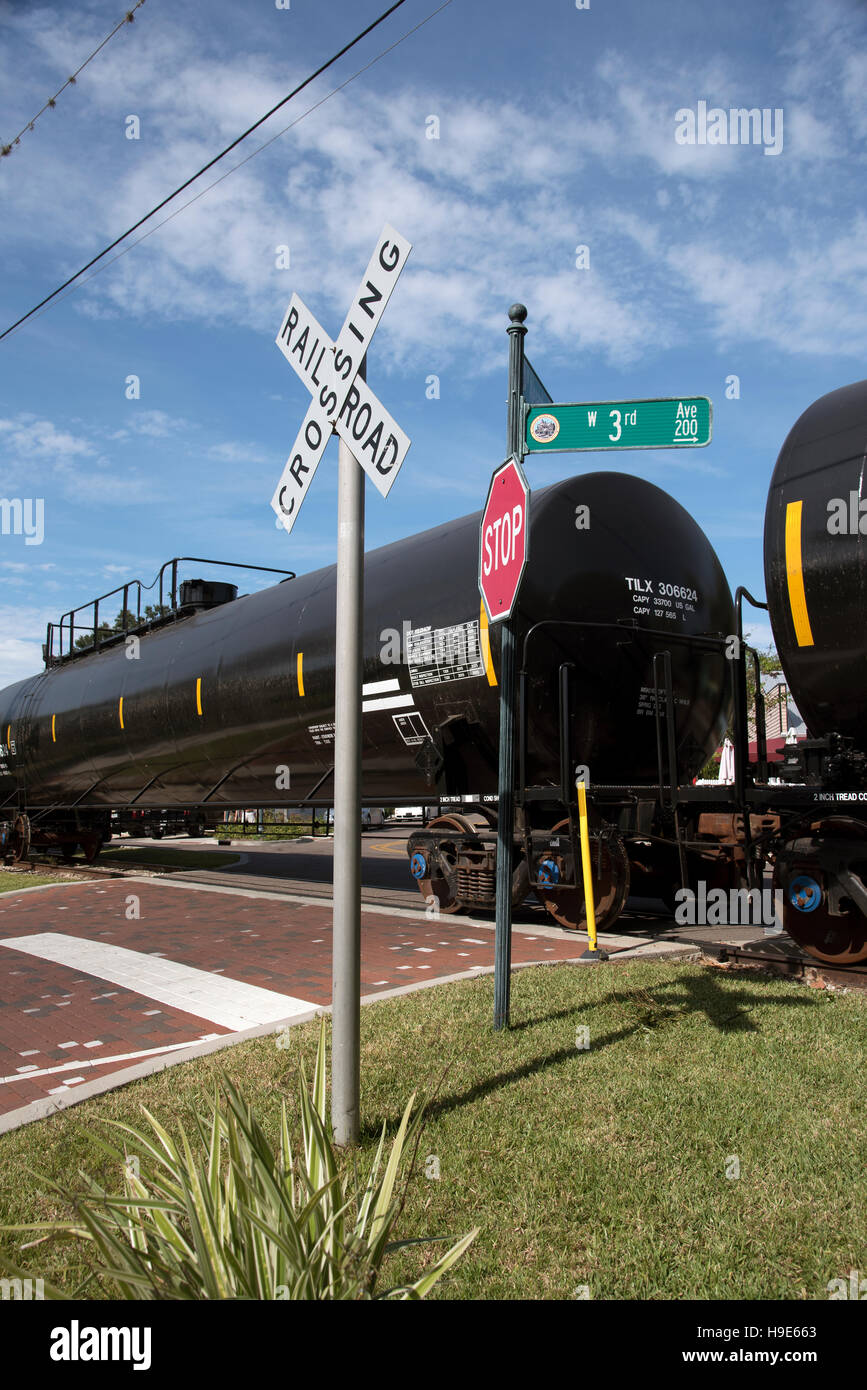 At liquid tank containers hi-res stock photography and images - Alamy
