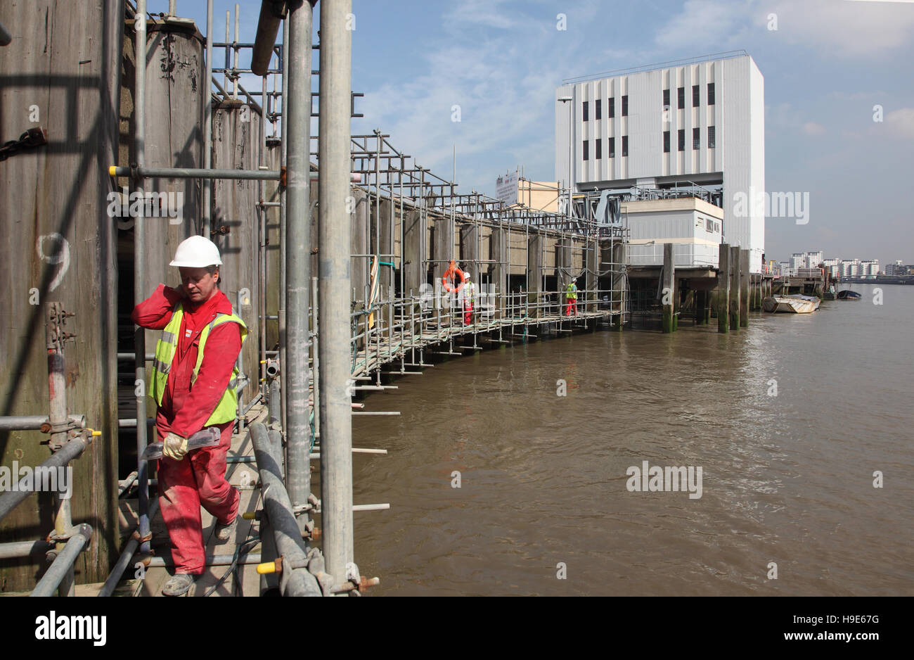 Concrete access ramp hi-res stock photography and images - Alamy