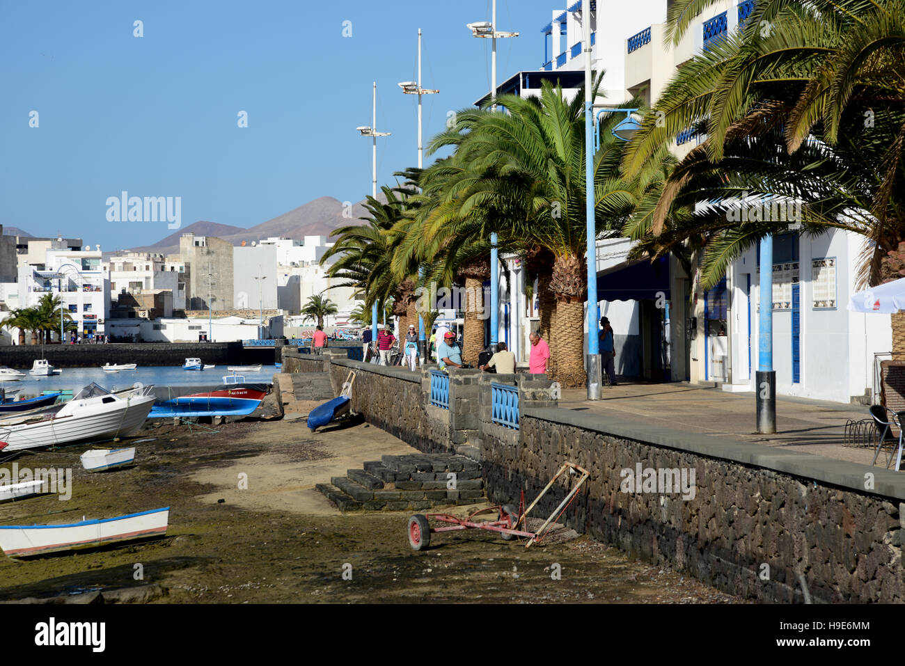 Fishing in arrecife hi-res stock photography and images - Alamy