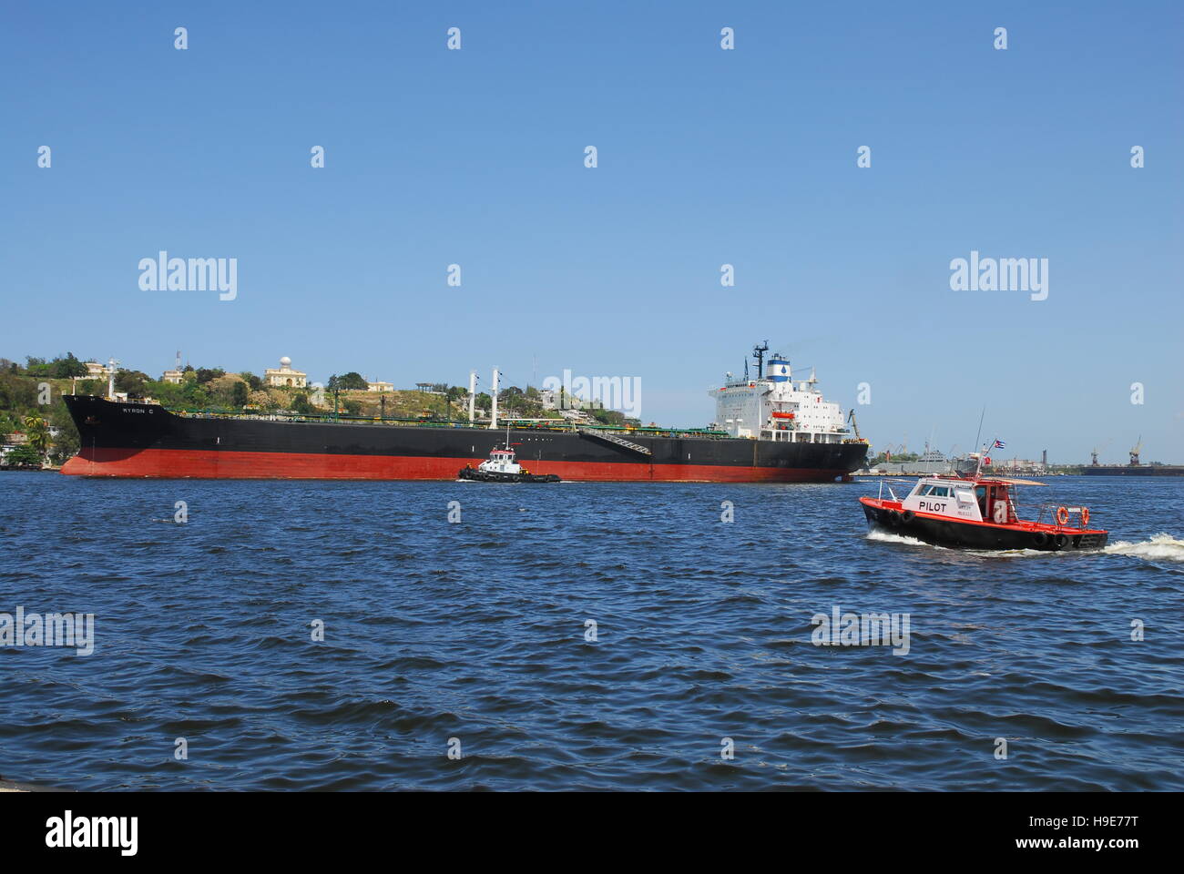 Cuba, Havana, Harbour, Tanker, Tug, Pilot Vessel Stock Photo - Alamy