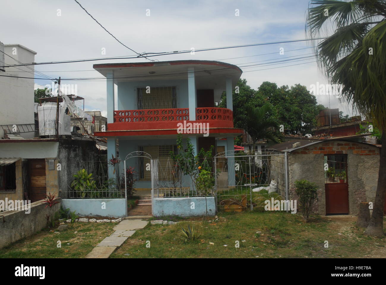 Cuba housing hi-res stock photography and images - Alamy
