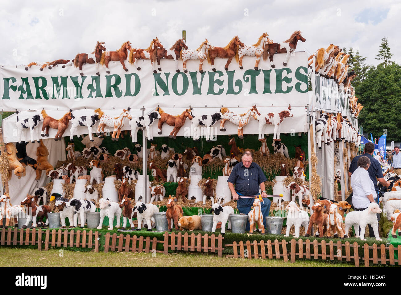 Toy farm animals hi-res stock photography and images - Alamy